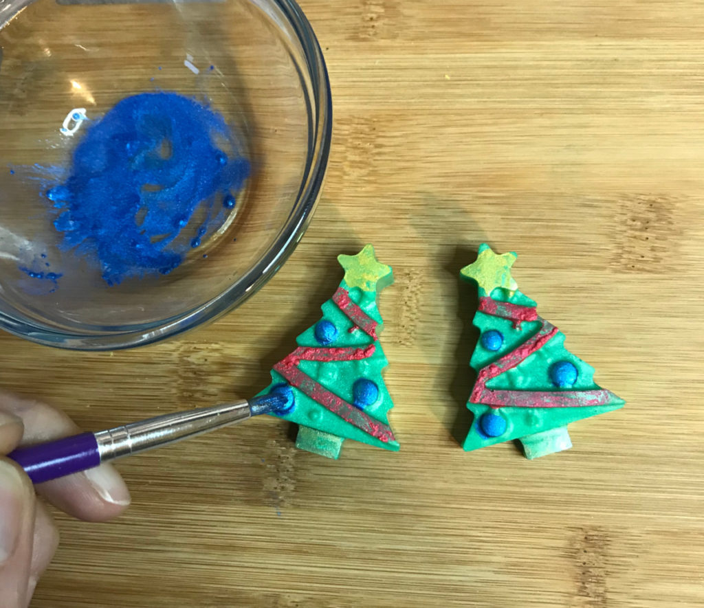 Melt and Pour Soap Embed: Learn How to Make Christmas Embeds - Summer Rain